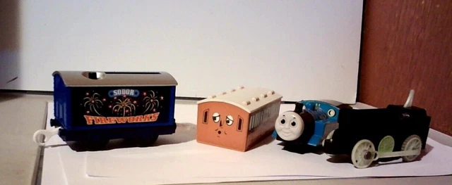 THOMAS THE TANK Engine Tomy Battery Operated Static Engine Base/Wagon ...