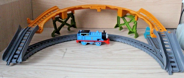 THOMAS AND FRIENDS Trackmaster Breakaway Bridge Set - for spares and ...