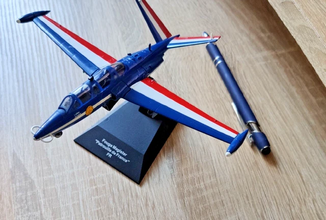 ALTAYA AVION FOUGA MAGISTER PATROUILLE DE FRANCE 1/72 (roues collées ...
