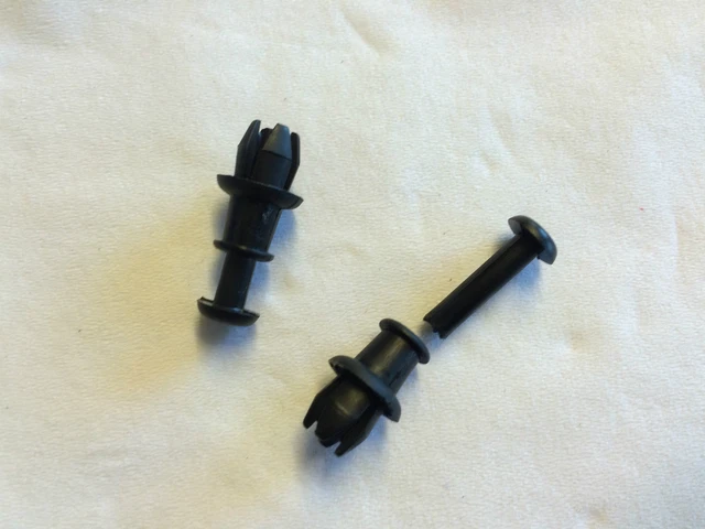 GENUINE VOLKSWAGEN GOLF MK5 MK6 PARCEL SHELF STRING CLIPS PEGS x2 Brand ...