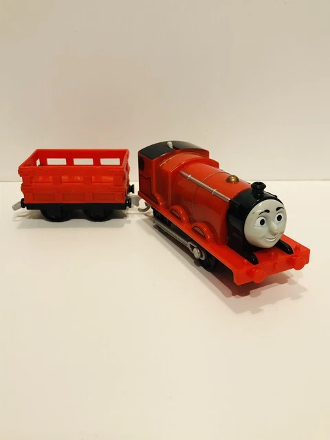 THOMAS AND FRIENDS Trackmaster James with Trackmaster Train battery ...