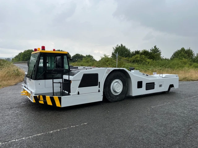 DOUGLAS TBL 400 Diesel Aircraft Tug With Houchin 90 Kva Tug Pack Gpu £ ...