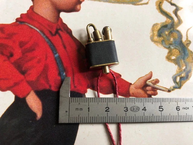 BRIQUET ESSENCE ANCIEN mini miniature rare système antique lighter ...
