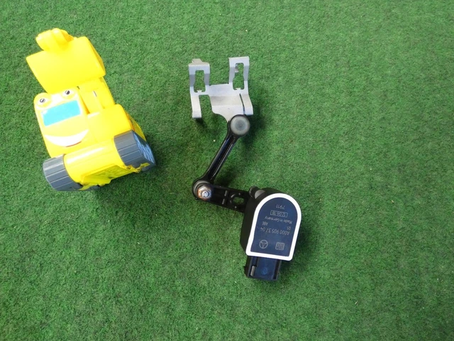 A2139051902 HÖHENSENSOR C-KLASSE W205 Leuchtweite hi links Mercedes ...