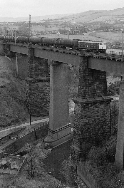 35MM B&W NEGATIVE, class 76, 76046 Broadbottom viaduct, 30-3-76 ...