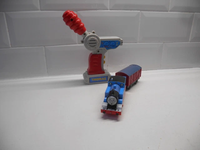 TOMY TRACKMASTER THOMAS the tank engine remote control thomas with ...