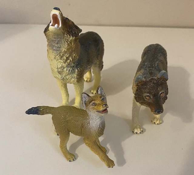 1990 VINTAGE TIMBER WOLF Plastic Figure by Safari LTD Wolves Family ...