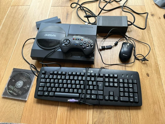 CONSOLE COMMODORE AMIGA History CD32 ed extra TF328 EUR 645,04 ...