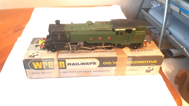 WRENN RAILWAYS 00 Gauge Locomotive W2220 2-6-4 Tank in GWR Green Livery ...