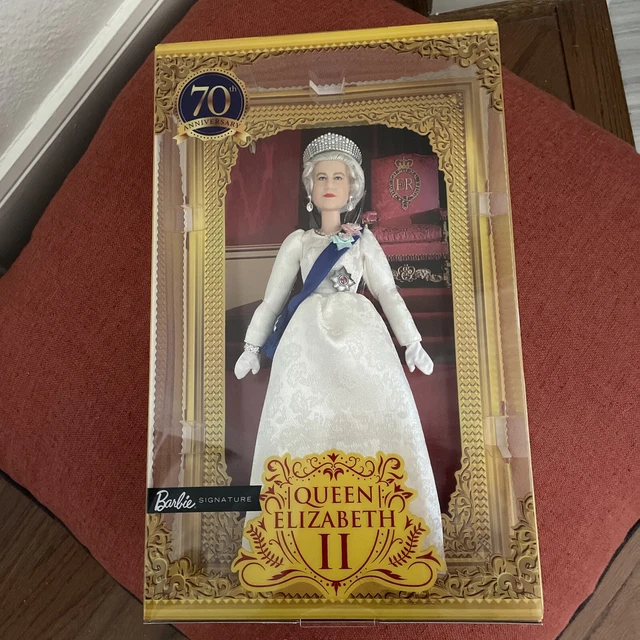 NEW IN HAND Barbie Signature Queen Elizabeth II Platinum Jubilee ... NEW IN HAND Barbie Signature Queen Elizabeth II Platinum Jubilee ...