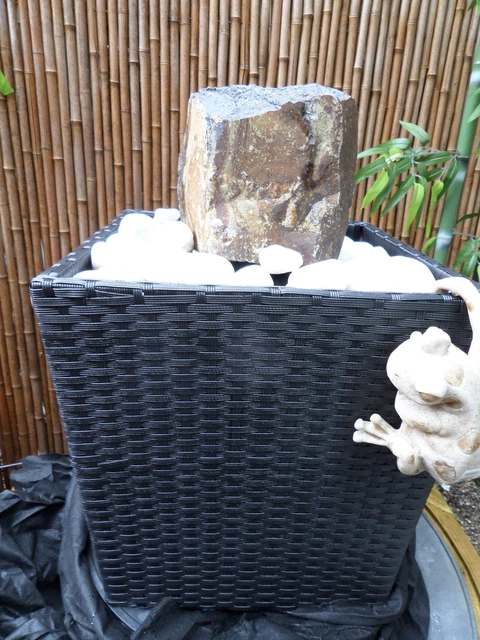 ZIMMERBRUNNEN GARTENBRUNNEN RATTAN und Basaltstein EUR 149,00 - PicClick DE