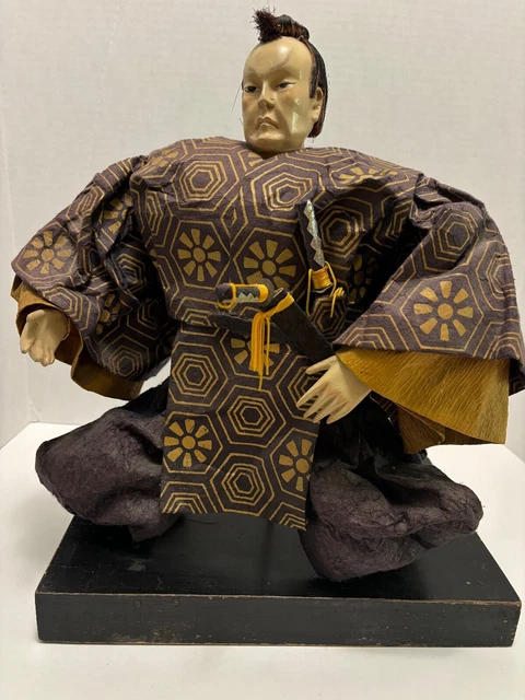 VINTAGE JAPANESE SAMURAI Warrior Figurine w/ 2 Swords Paper Mache´ 15 ...