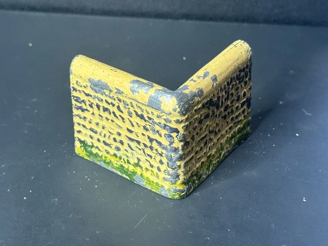 VINTAGE AND RARE Britains Stone Wall Corner Block (Postage Combined ...