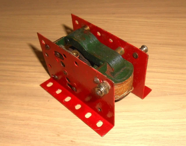 MECCANO 1930'S RED E1 20V ELECTRIC MOTOR NON REV - WORKING - SHELL ...