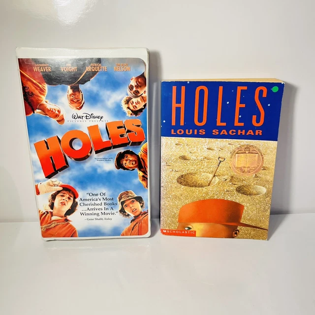 HOLES VHS SHIA LaBEOUF Clamshell Disney Movie & Holes Paperback Novel ...