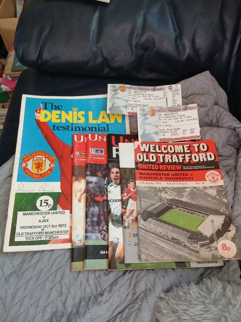 COLLECTION OF MAN Utd Memorabilia Including Magazines, Posters and ...