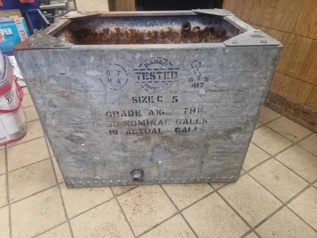VINTAGE GALVANISED WATER tank Riveted, Upcycle Garden Planter ...