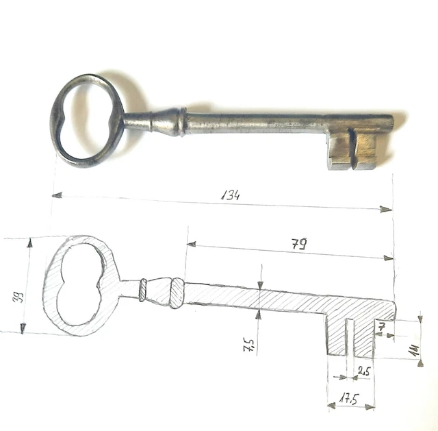 ANCIENNE GROSSE ET grande clé clef en fer forgé 134 mm D 7,5 mm n°C011 ...