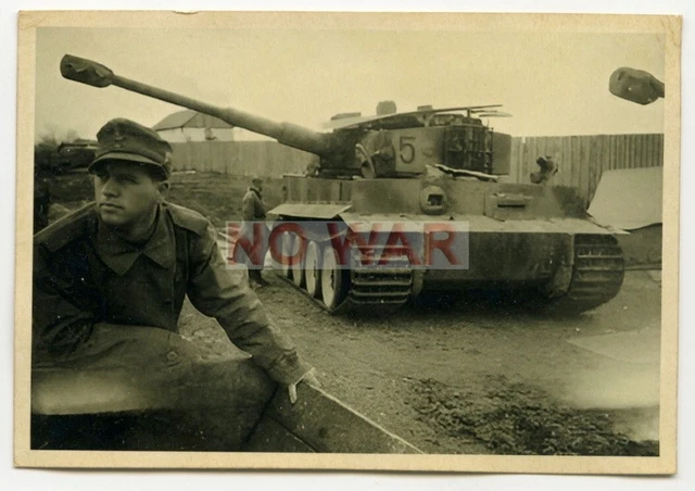 WWII WAR PHOTO GERMAN PANZER / TANK Panzerkampfwagen VI Tiger & CREW £ ...