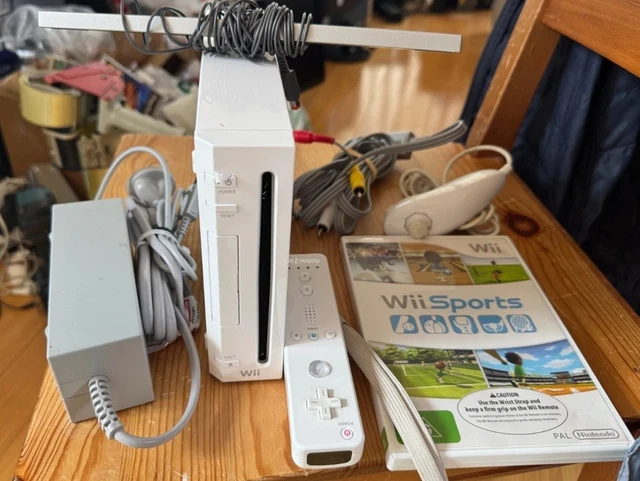 NINTENDO WII CONSOLE complete set with 1 game AUS Pal and 3rd party ...