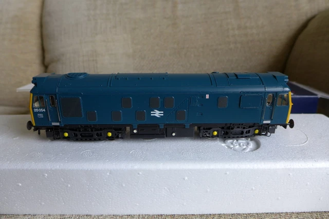 BACHMANN OO GAUGE BR Blue Class 25 Diesel Locomotive - 25054. Excellent ...