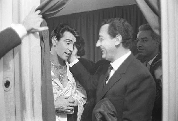 ITALIAN ACTOR WALTER Chiari Being Praised By The Actor Alberto Sordi ...