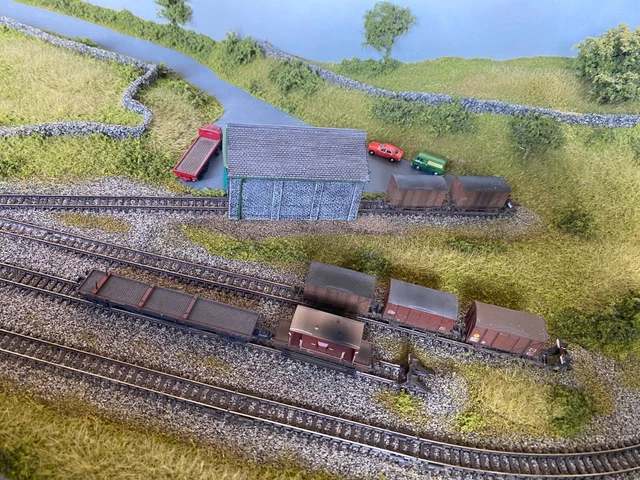 N GAUGE MODEL Railway Layout, half Scenic, Oval 4' x 28", Built Ready ...