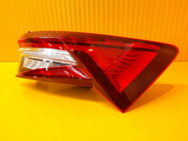 SKODA KODIAQ 2022 FEU ARRIÈRE DROIT 565945208B Pièce d'origine d'occas ...