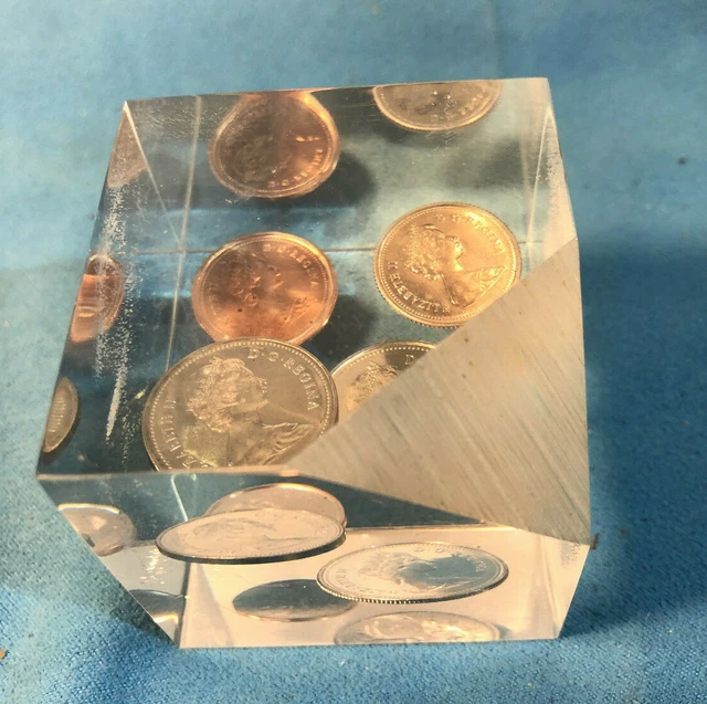 VINTAGE CANADIAN COINS SET IN ACRYLIC 5cm Sq. CUBE £19.00 - PicClick UK