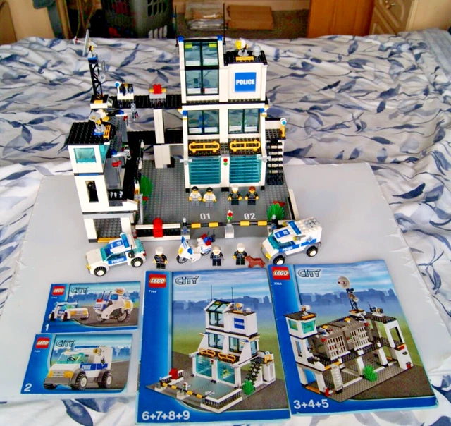 LEGO CITY 7744, Police Headquarters. Complete with instructions but no ...