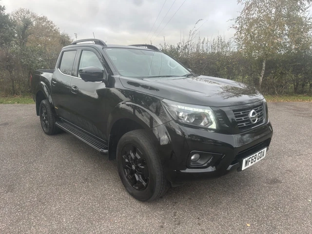 2019 NISSAN NAVARA Double Cab Pick Up N-Guard 2.3dCi 190 TT 4WD Auto ...