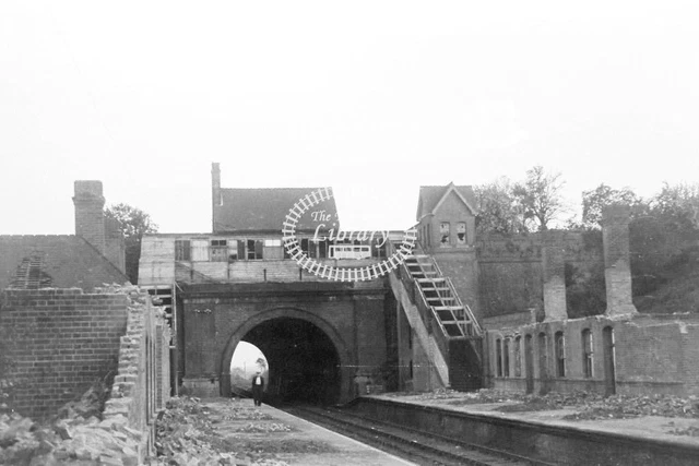 PHOTO BR BRITISH Railways Station Scene - MALDON WEST 1953 3 £1.99 ...