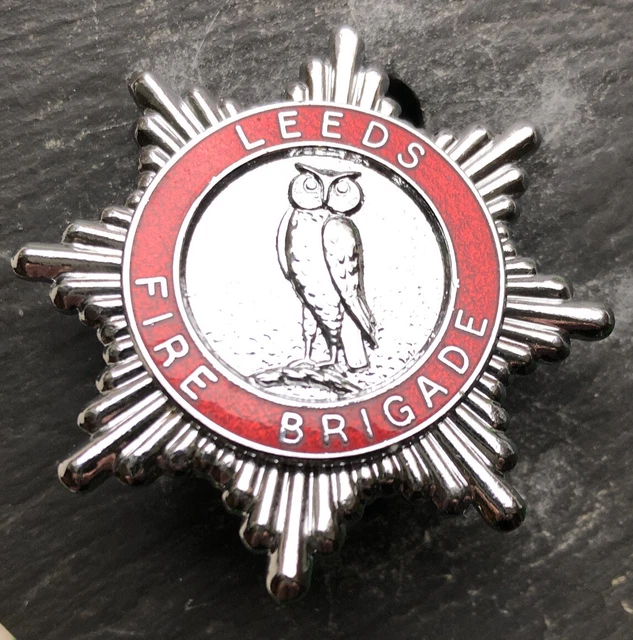 OBSOLETE LEEDS FIRE Brigade Cap Badge. Chrome £11.50 - PicClick UK