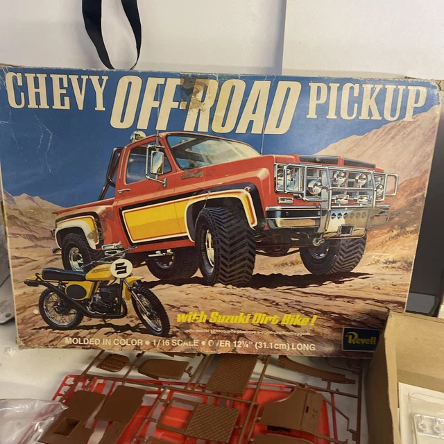 REVELL MODEL KITS 1/16th Big Bad Van And Chevy Off Road Pick Up £83.91 ...