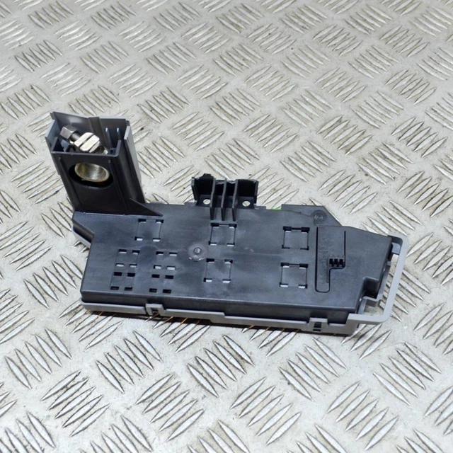 VOLVO XC60 MK2 2.0 T5 AWD Battery Terminal Fuse Box 31456002 187kw 2019 ...