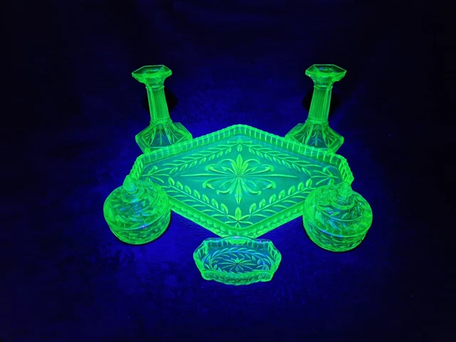 SOWERBY &THE COUNTY& Glass Trinket Set 2522 6x Piece Uranium Green From ...