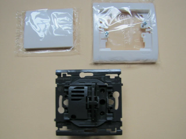 LEGRAND 84004 - Interrupteur NEUF poussoir Sagane Opalis blanc EUR 18 ...