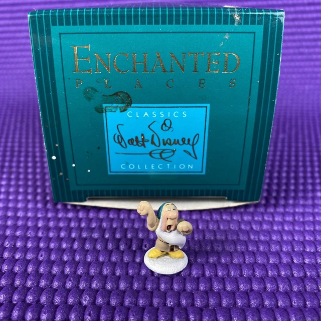WALT DISNEY CLASSICS WDCC Enchanted Places Miniature Sleepy Dwarf Snow ...