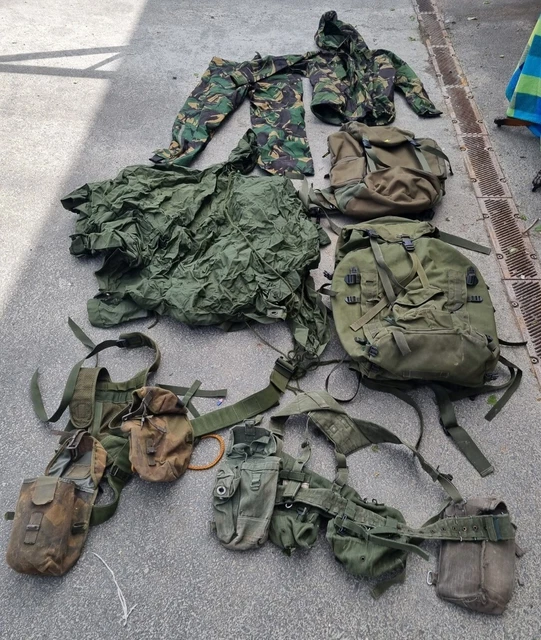 BRITISH MILITARY SURPLUS Foxy Stalker RucksackPoncho Groundsheet ...
