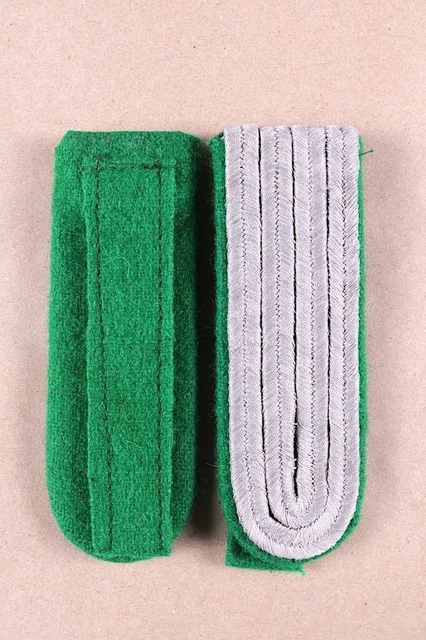 WW2 GERMAN ARMY Lieutenant RANK EPAULETTES SHOULDER BOARDS ON Mid Green ...