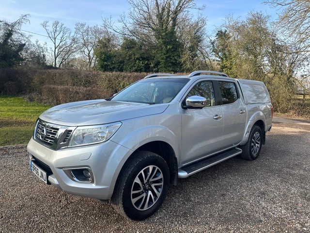 2016 NISSAN NAVARA Double Cab Pick Up Tekna 2.3dCi 190 4WD Auto PICK UP ...
