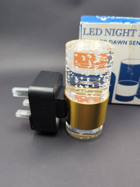 LED NIGHT LIGHT with Motion Sensor Plug-In Wall Mount, Dusk to Dawn ...