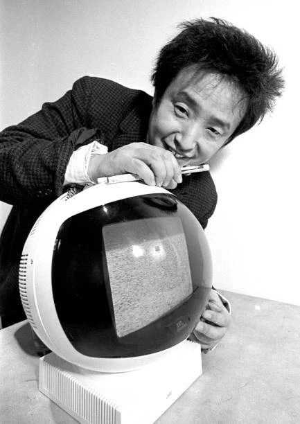 SOUTH KOREAN VIDEO artist Nam June Paik in his studio New York New- Old ...