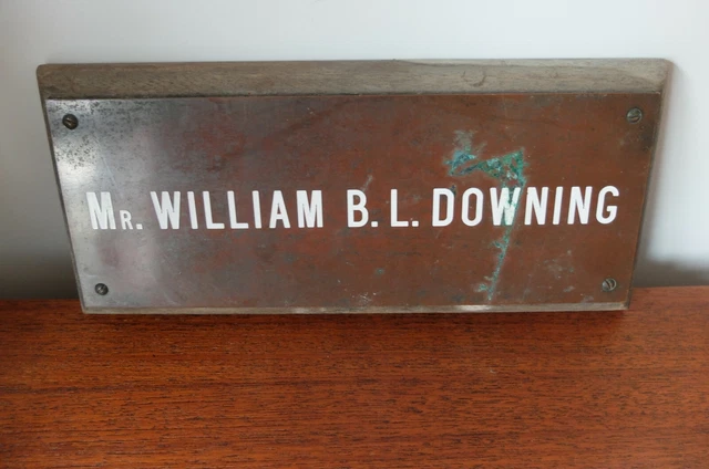 VINTAGE OFFICE DOOR NAME plate SIGN PLAQUE MR WILLIAM DOWNING WOOD ...