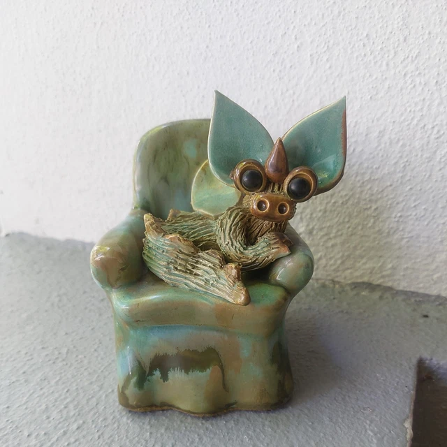YARE DESIGNS YARMOUTH England Dragon Figurine In Armchair Studio ...