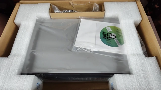 COMMUTATEUR INTELLIGENT EMPILABLE Cisco SG200-26P 26 ports Gigabit PoE ...