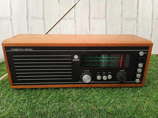 RARE VINTAGE ROBERTS RM33 WOOD CASE RADIO LW MW VHF - Working GC Prop £ ...