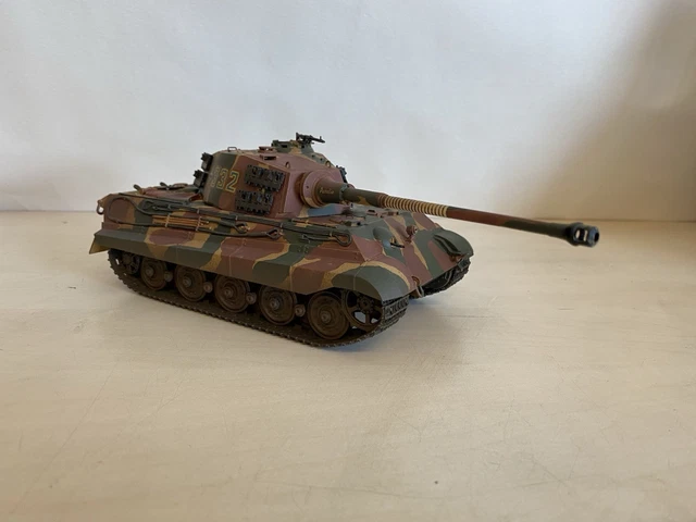 TAMIYA 35164 1:35 Panzer Kampfwagen VI Tiger II Königstiger gebaut u ...