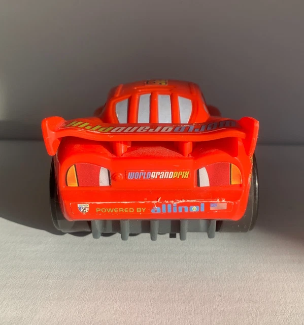 DISNEY CARS 2 Shake ’N Go Lightning McQueen Talking World Grand Prix ...