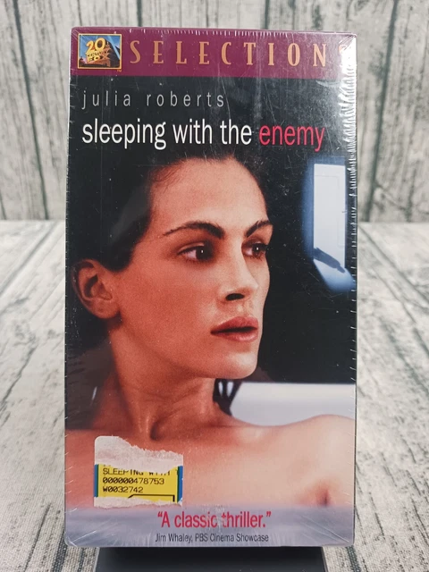 SLEEPING WITH THE Enemy (VHS, 1991) Julia Roberts, Patrick Bergin ...
